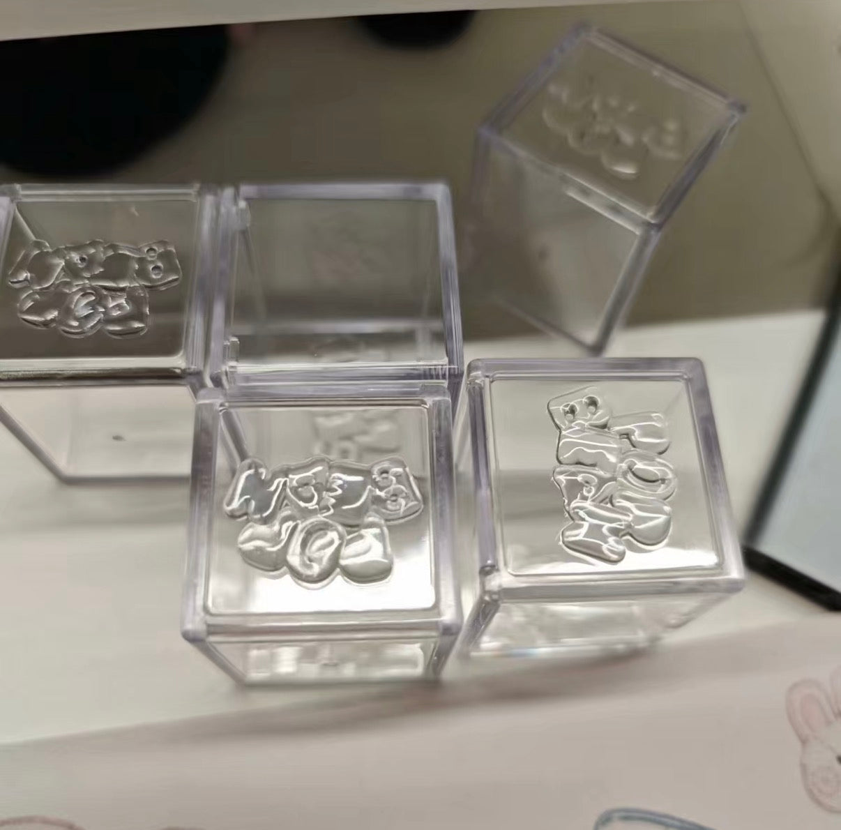 Brian-Molly finding Mona Lisa+10 popbean cases – Pande.One